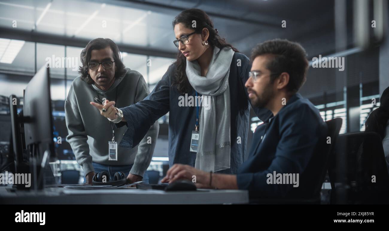 Asian indian developer team hi-res stock photography and images - Alamy