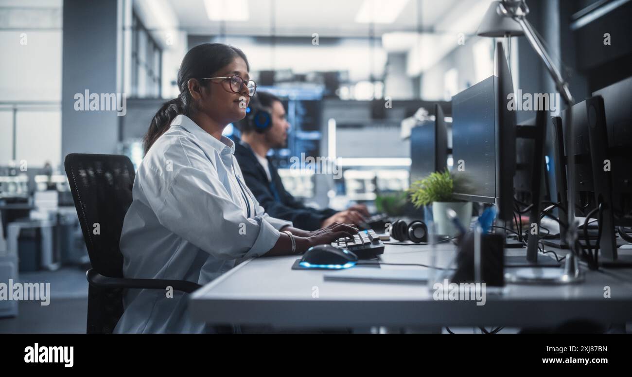 India software engineer hi-res stock photography and images - Alamy