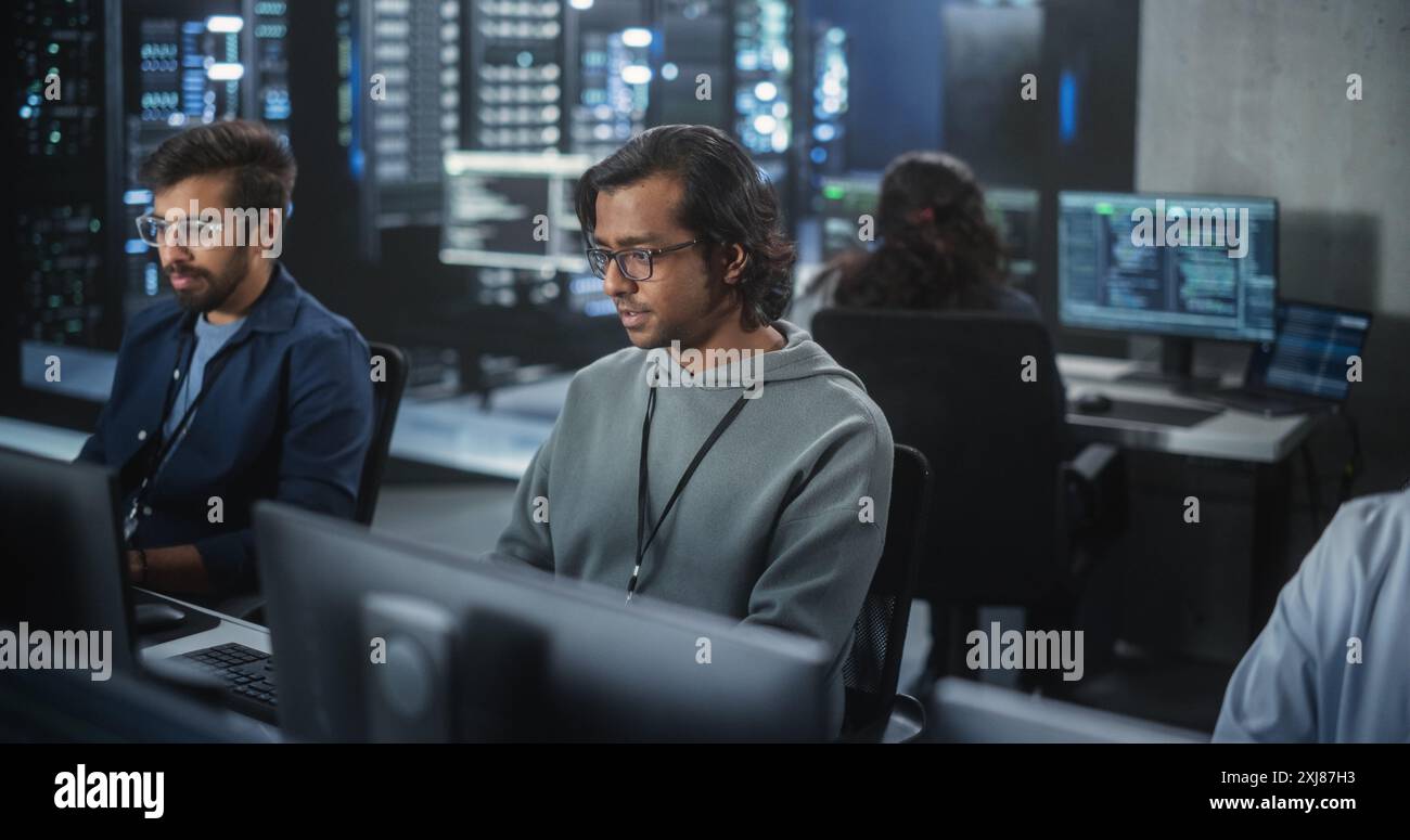 India software engineer hi-res stock photography and images - Alamy