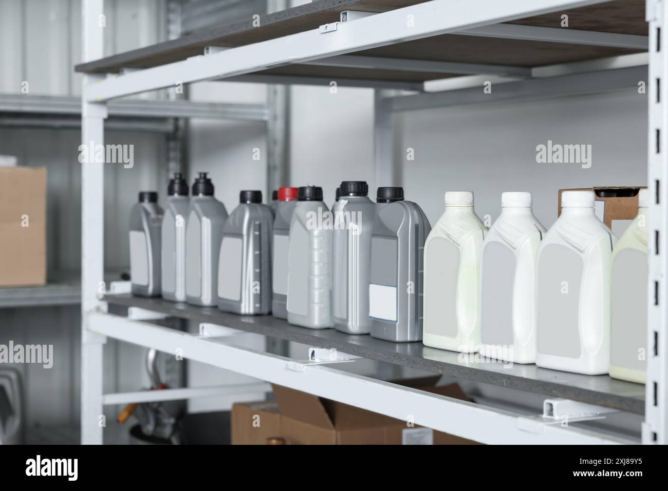 Auto oil containers hi-res stock photography and images - Alamy