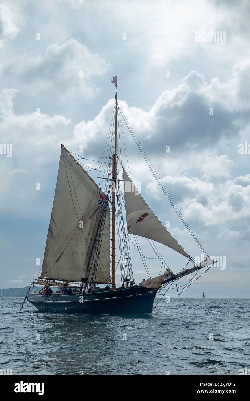 Gathering of ancient boats and more modern boats from around Europe to ...