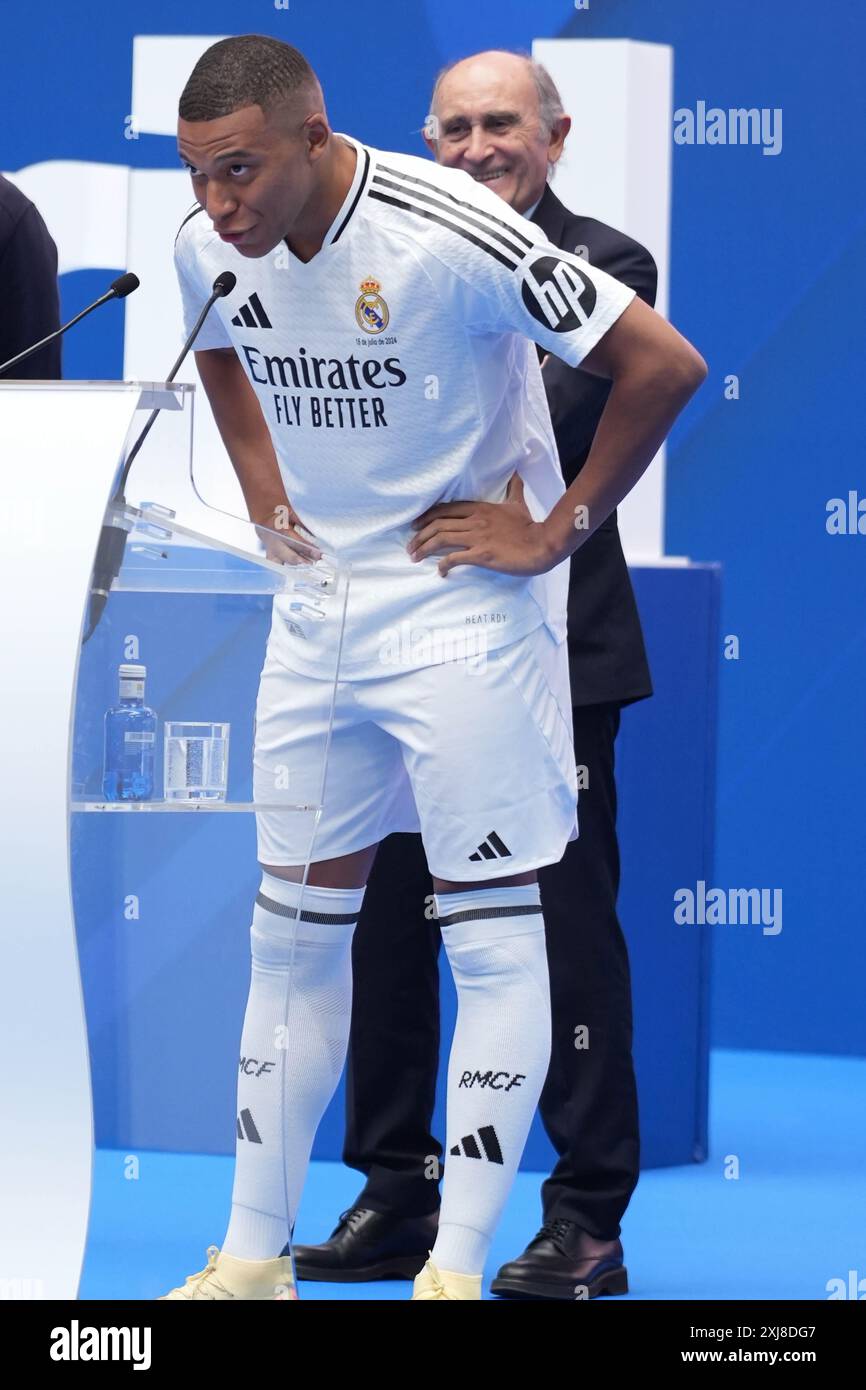 Kylian mbappe real madrid presentation hi-res stock photography and ...