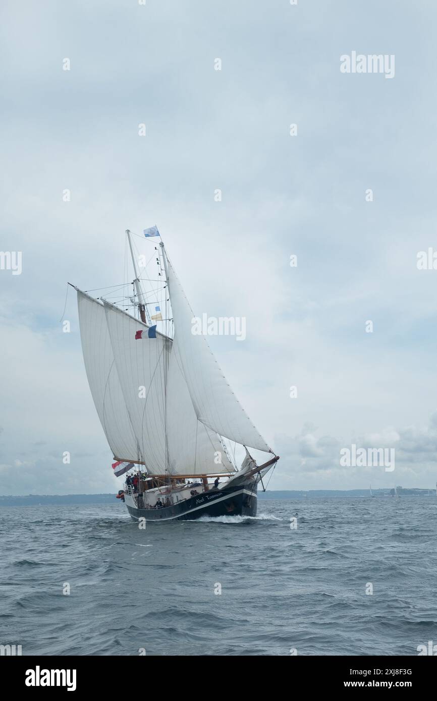 Gathering of ancient boats and more modern boats from around Europe to ...