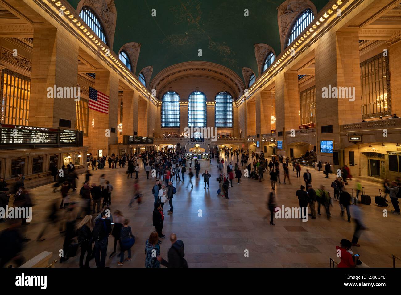 A crowd day in Grand Central in New York Stock Photo - Alamy
