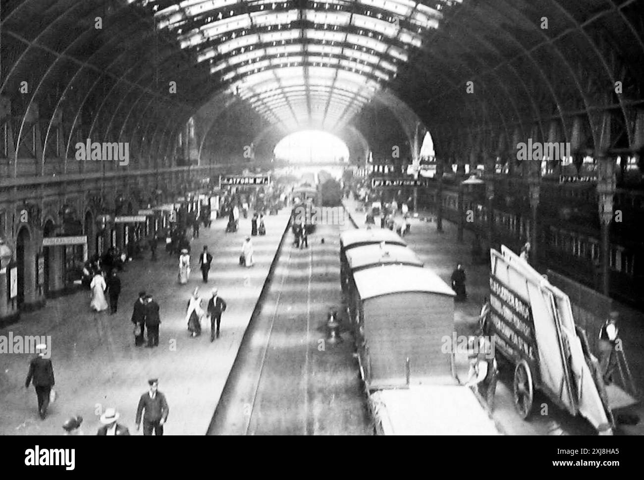 Paddington Railway Station, London, Victorian period Stock Photo - Alamy