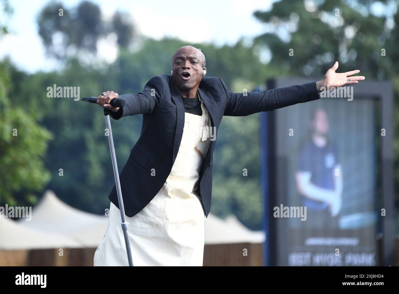 LONDON, ENGLAND - JULY 06: Seal performing at British Summertime, Hyde ...