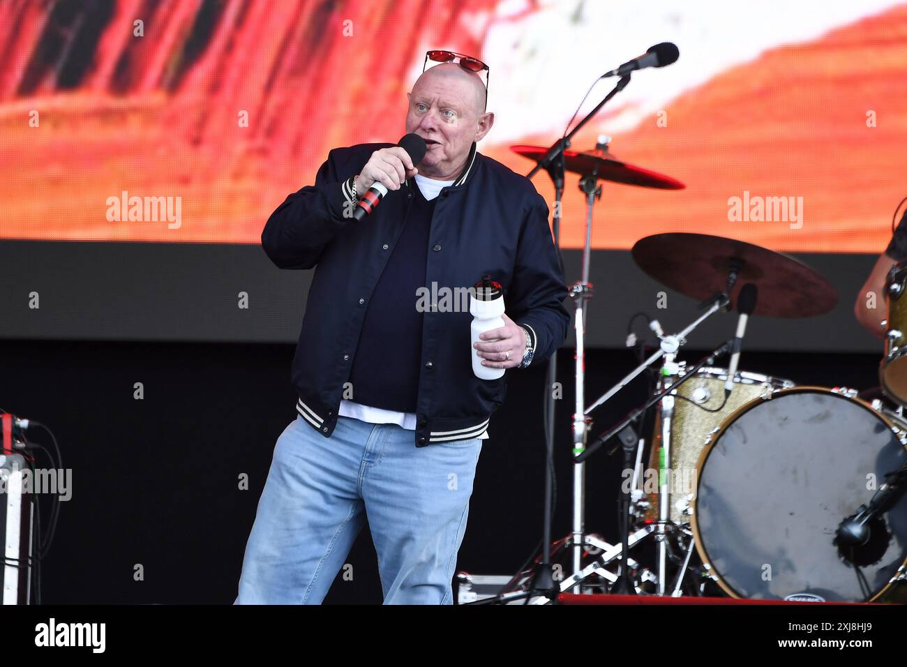 LONDON, ENGLAND - JULY 06: Shaun Ryder of ‘Black Grape’ performing at ...