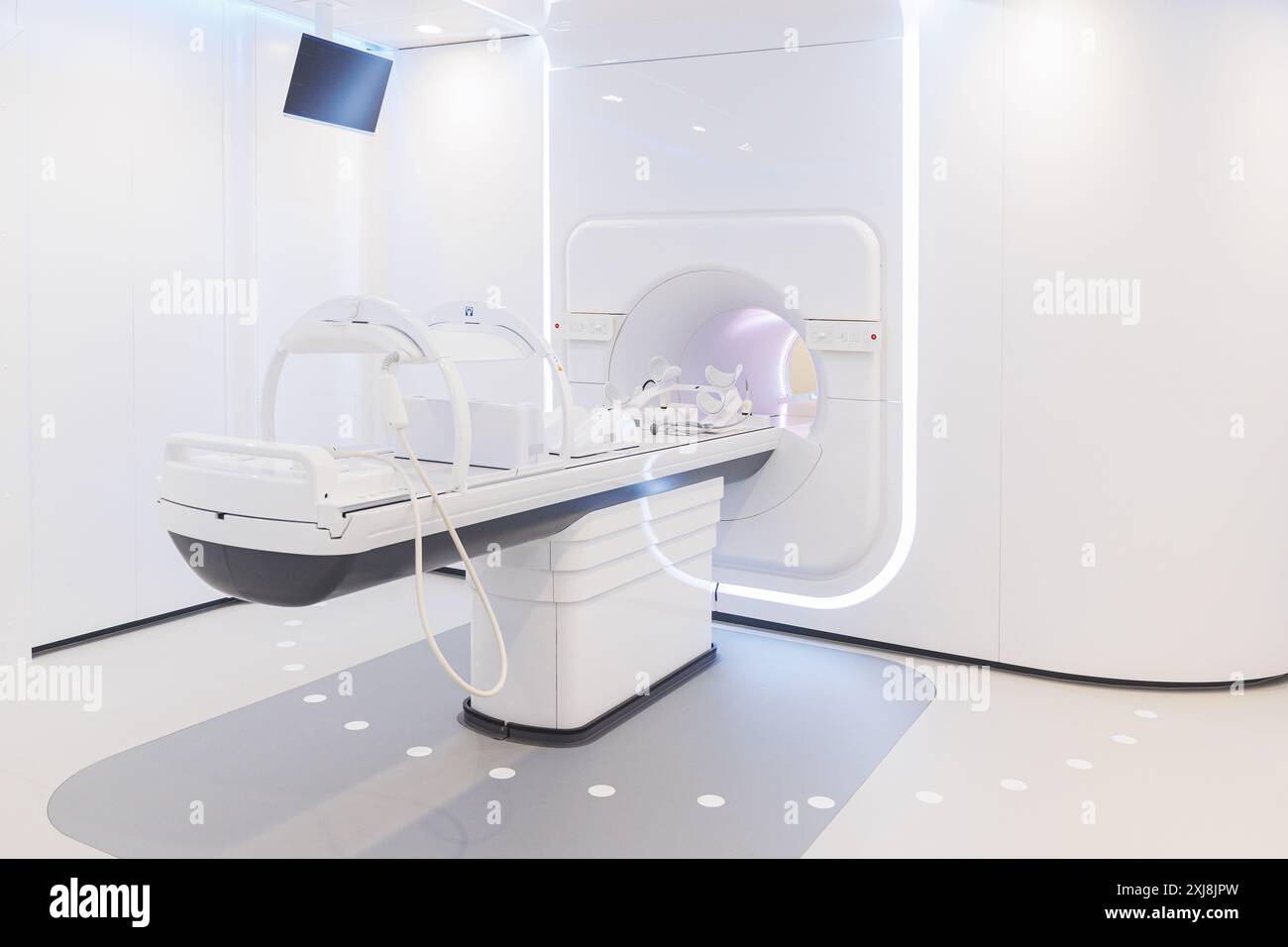MR-Linac radiation therapy machine. Magnetic resonance imaging MRI ...