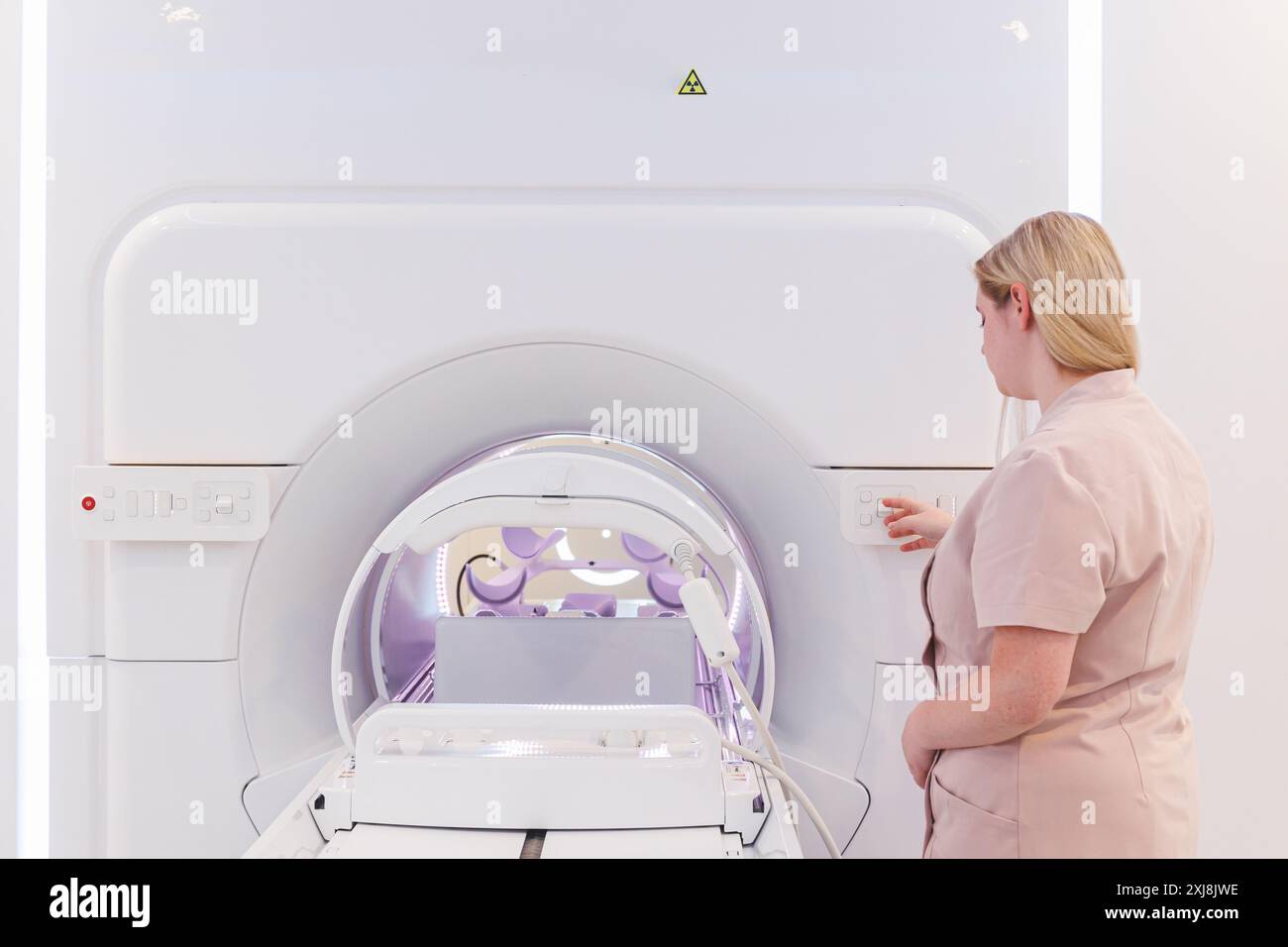 MR-Linac radiation therapy machine. Magnetic resonance imaging MRI ...