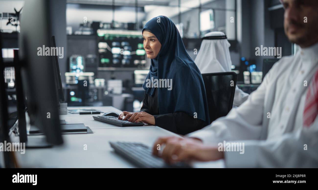 Female arab scientist hi-res stock photography and images - Alamy
