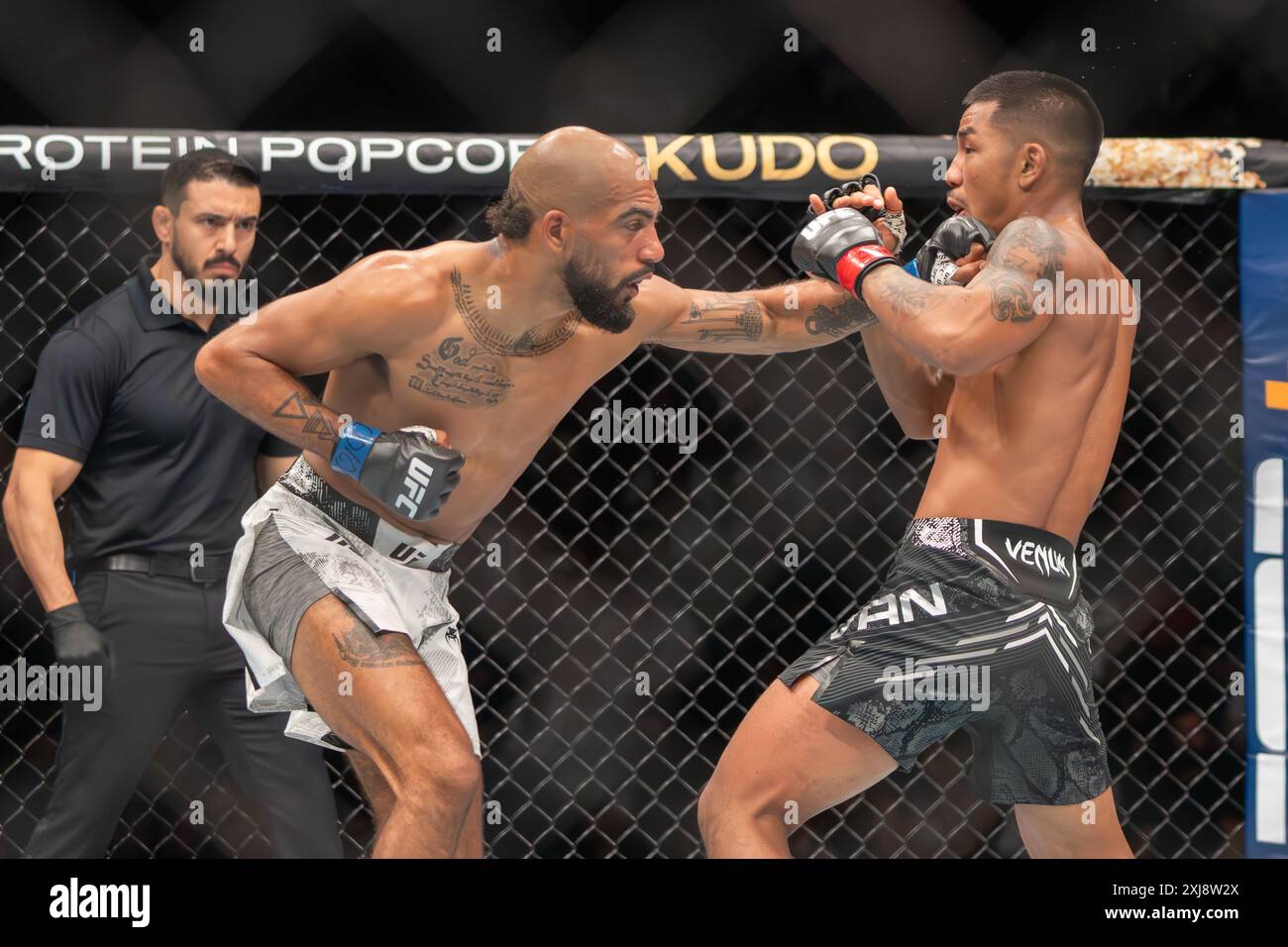 Boxing referee joshua hi-res stock photography and images - Alamy