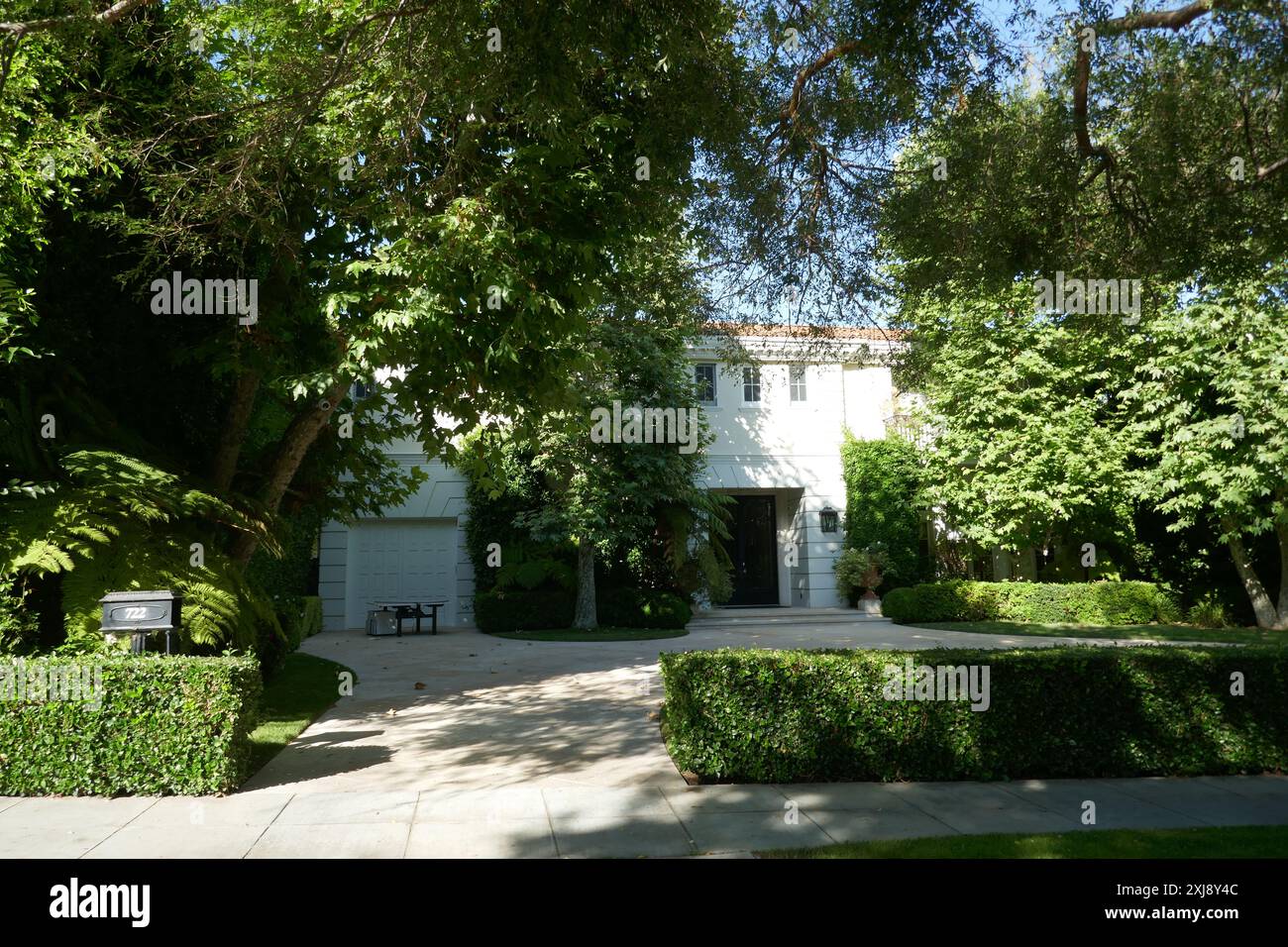 Beverly Hills, California, USA 16th July 2024 Menendez home at 722 N. Elm Drive where Erik And ...