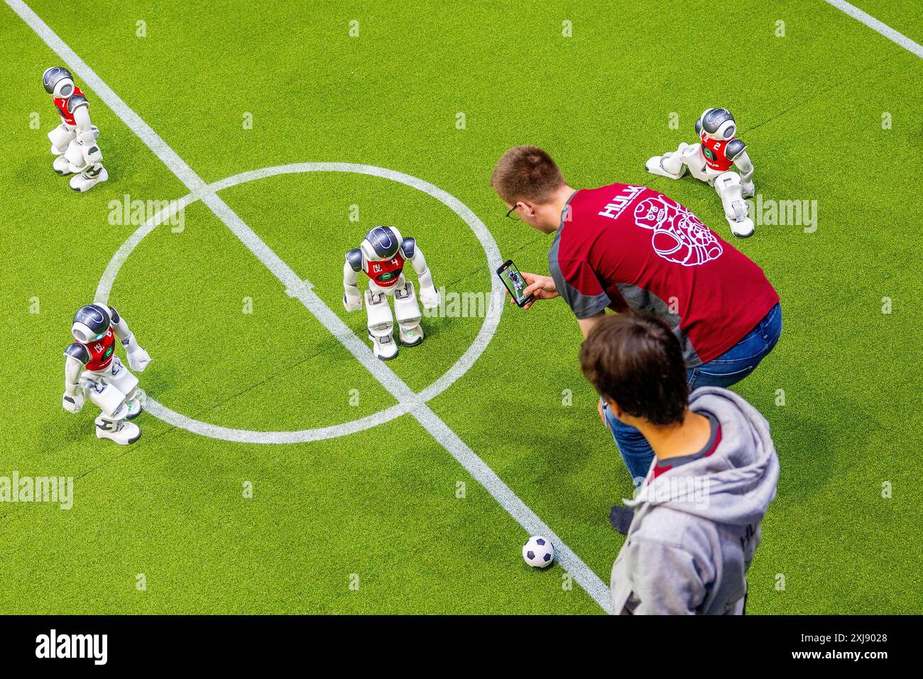 EINDHOVEN - Robot football during a practice day in the run-up to the ...