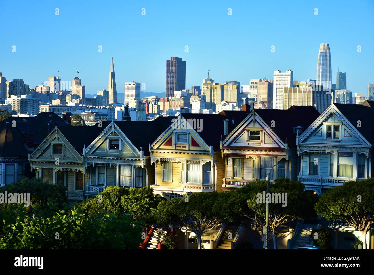 The painted ladies row of houses hi-res stock photography and images ...