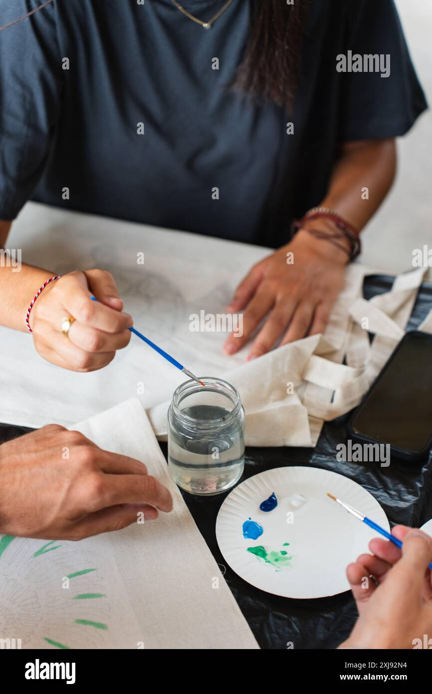 Group painting class hi-res stock photography and images - Alamy