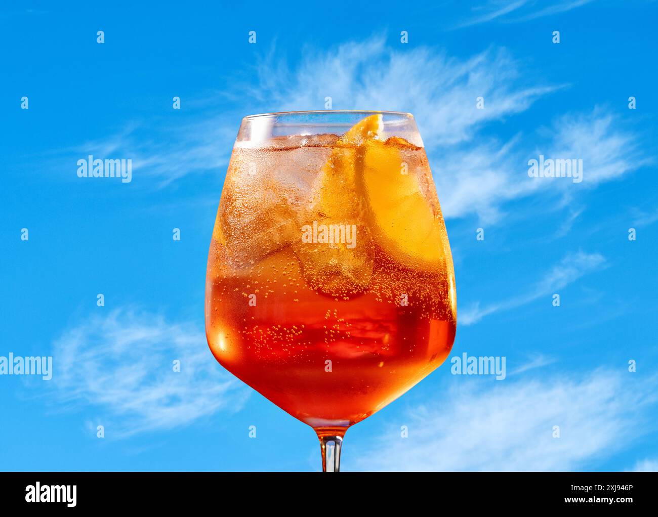 Aperol spritz ice blue hi-res stock photography and images - Alamy