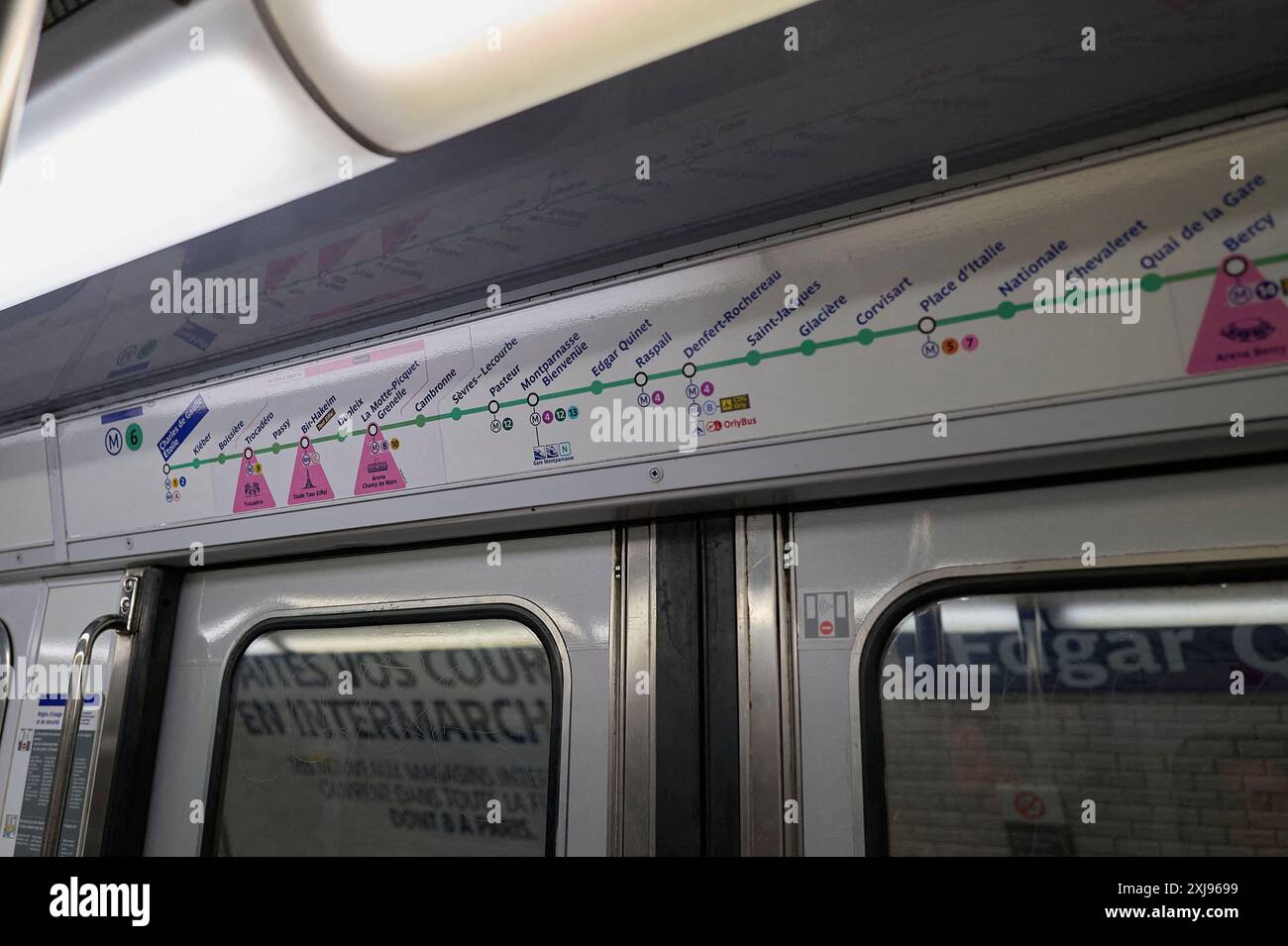 Paris 2024 pictograms hi-res stock photography and images - Alamy