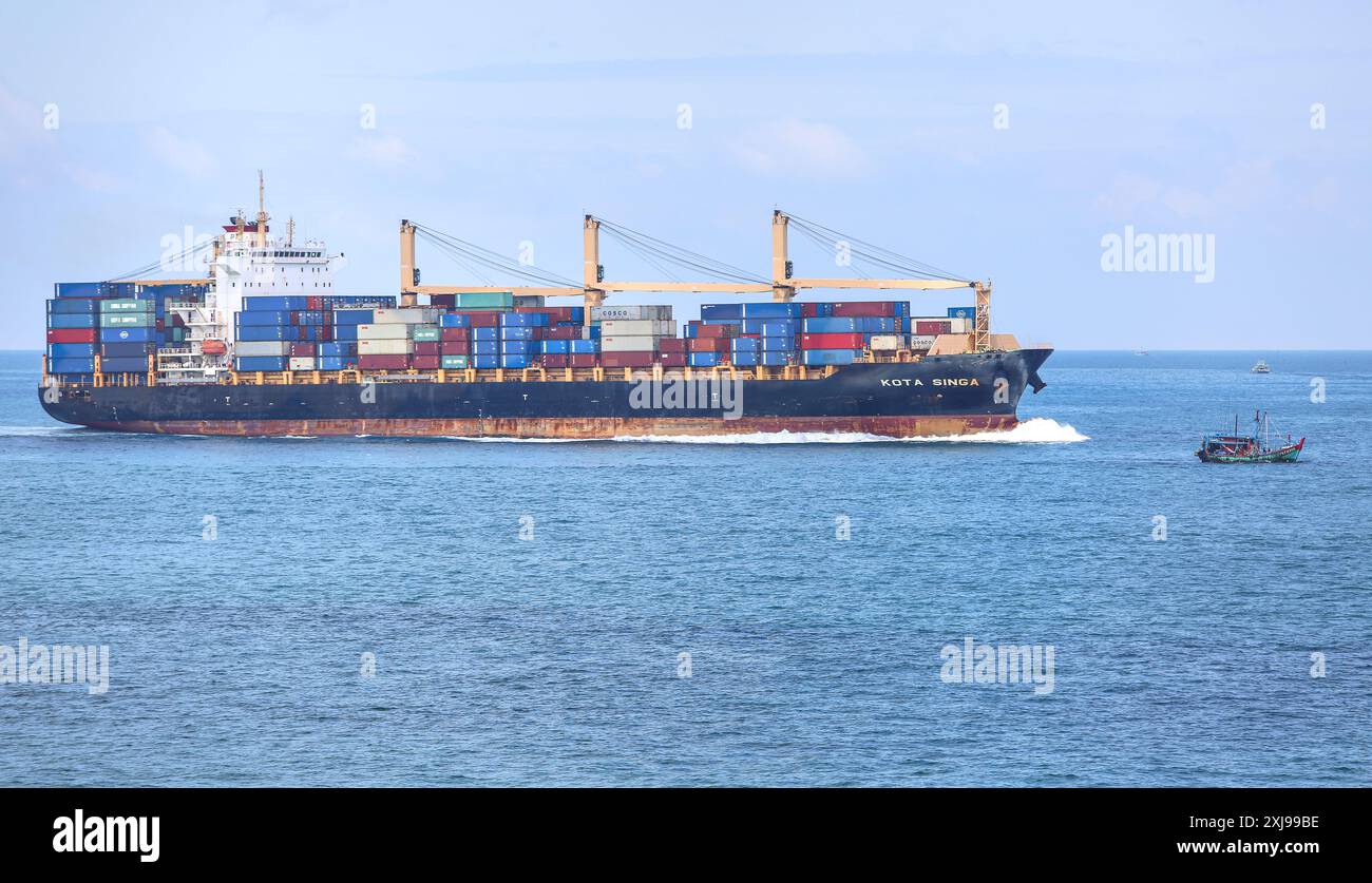 Asian shipping routes hi-res stock photography and images - Alamy