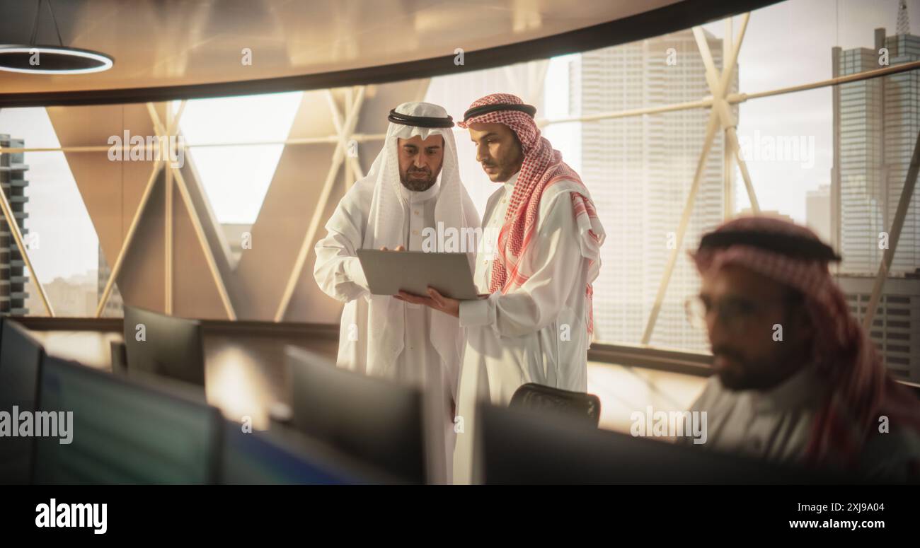 Office research development gulf hi-res stock photography and images ...