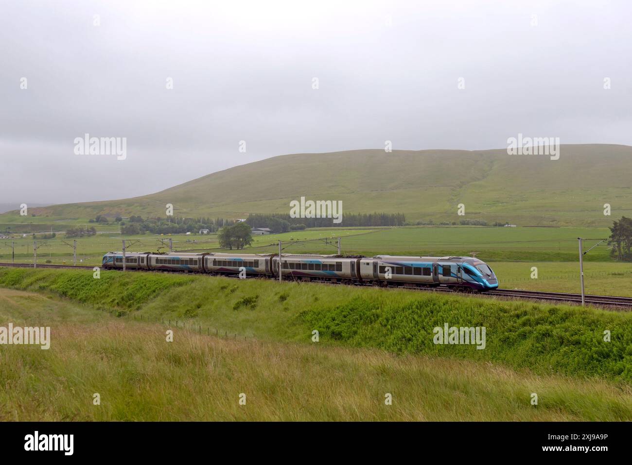 TransPennine Express 'Nova 2' unit heading north on the West Coast Main ...