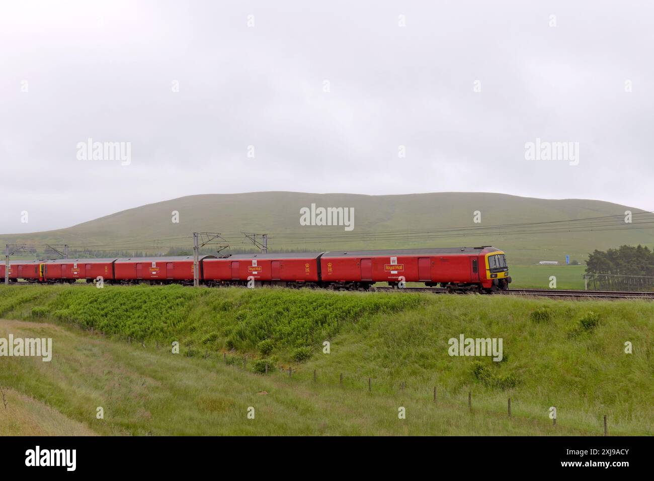 Royal Mail parcels train 325001 heading south on the West Coast Main ...