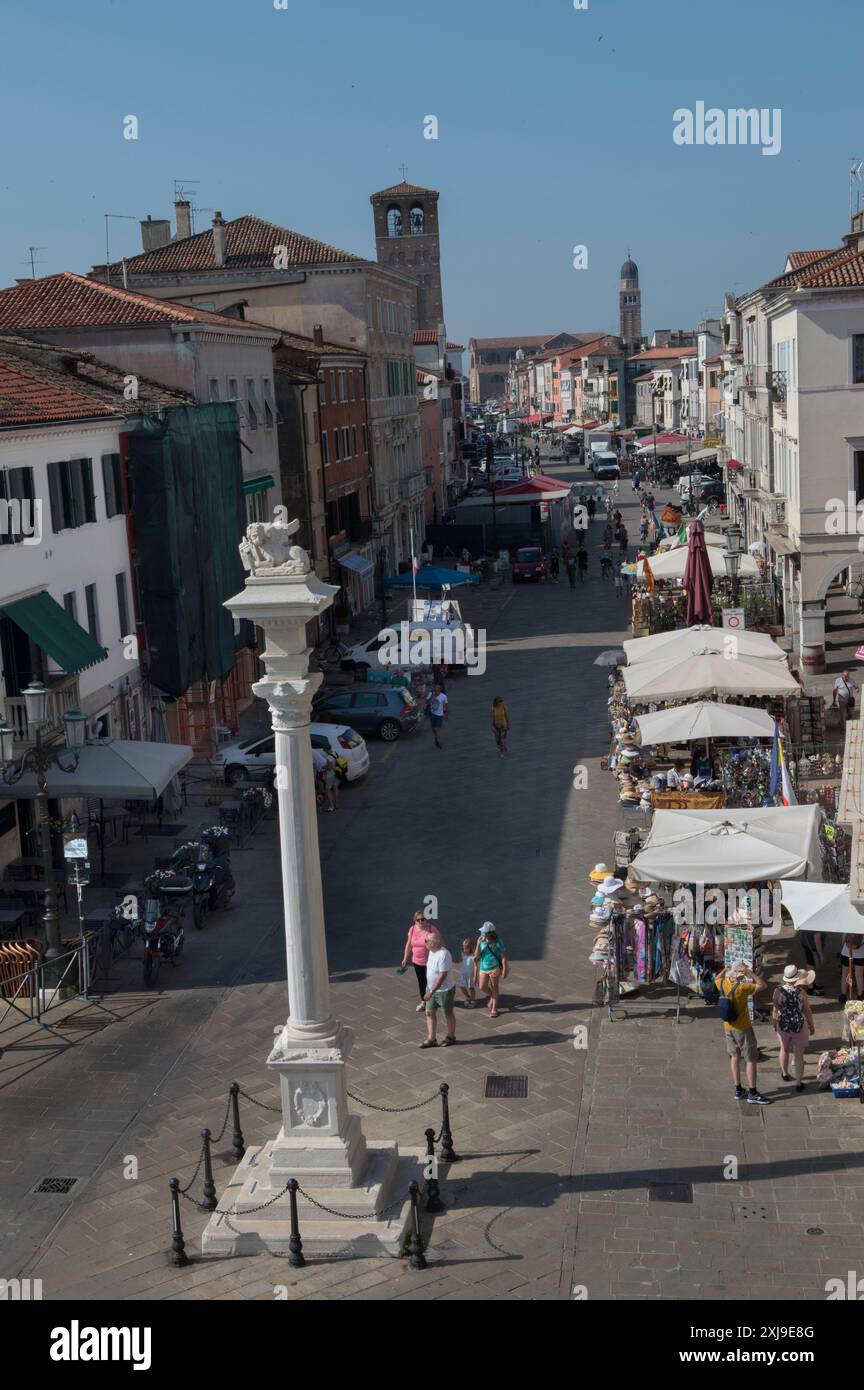 Chioggia Old Town, the main street Corso del Popolo with Colonna Vigo ...