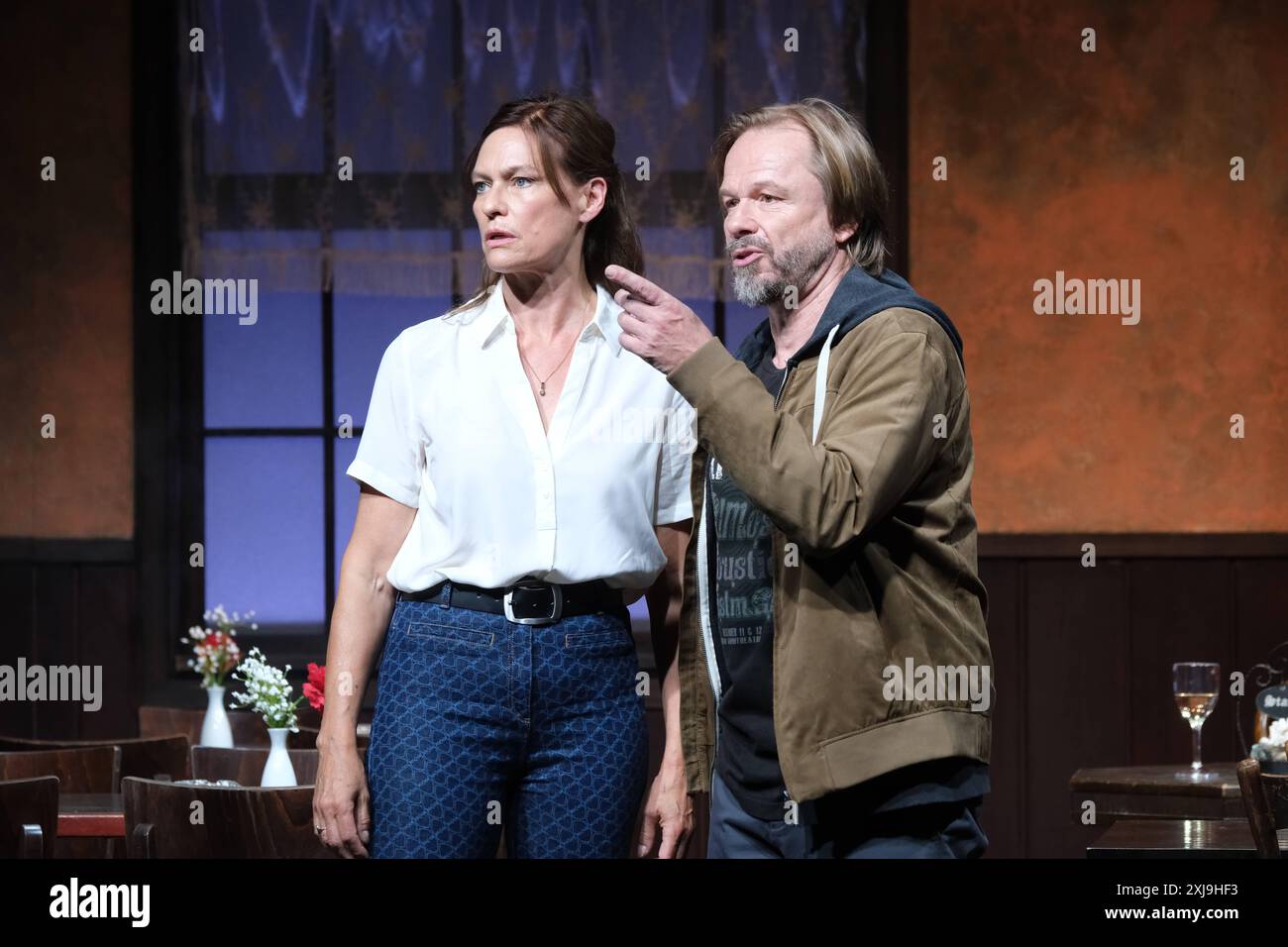 Nina Kronjäger und Heiko Senst spielen die Hauptrollen im Theaterstück ...