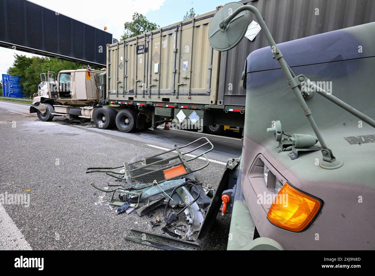 Us army trucks hi-res stock photography and images - Alamy