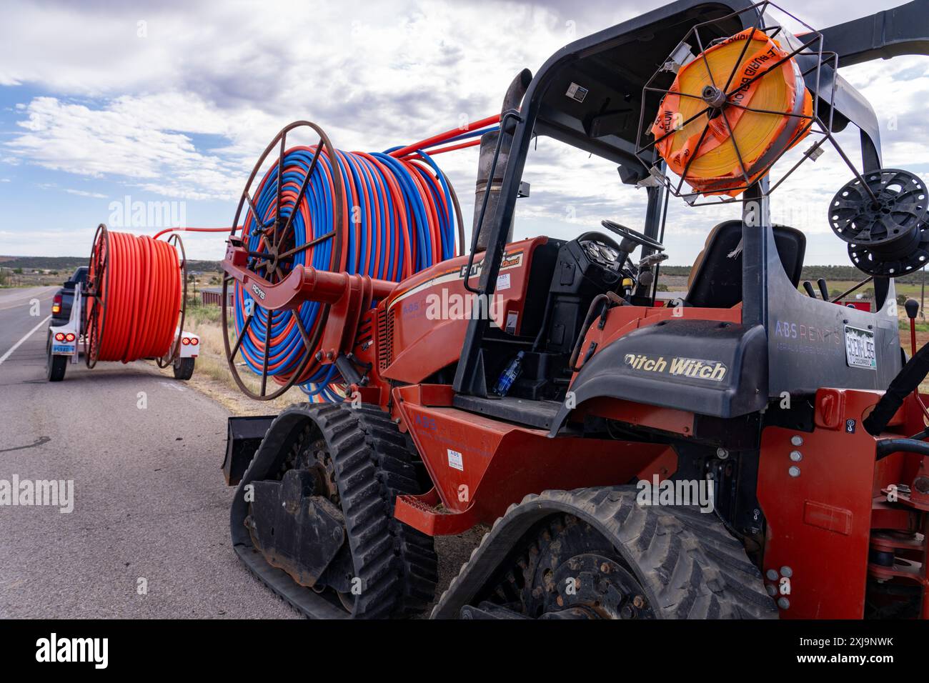 Machinery for installing plastic conduit for internet fiber optic cable ...