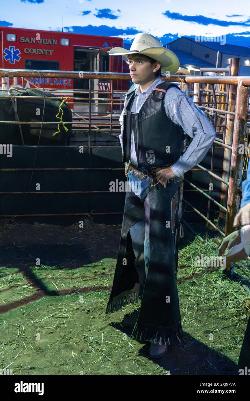 A rodeo cowboy bull rider waiting for his ride in a rodeo in Utah Stock ...