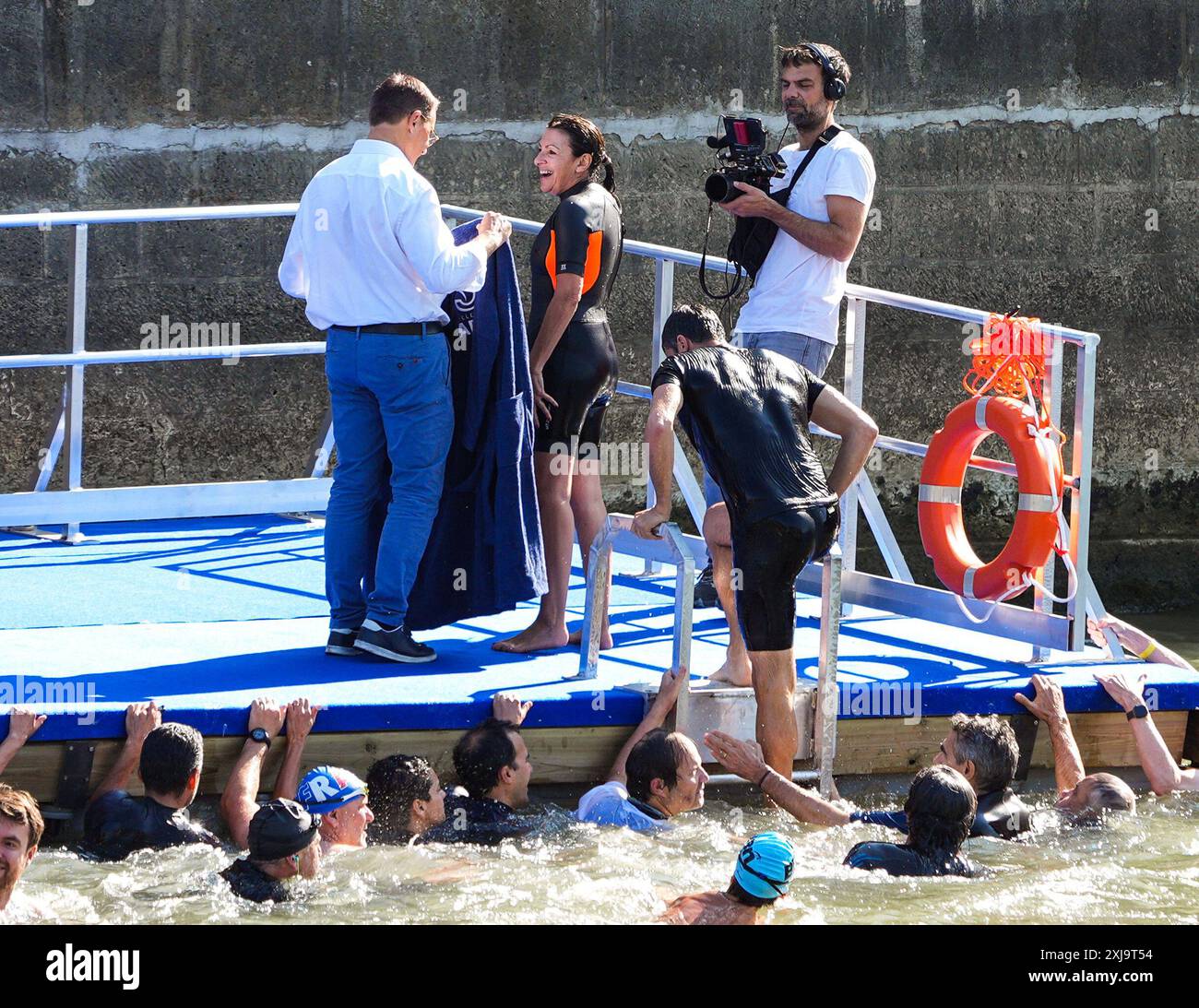 PARIS, July 17, 2024 -- Mayor of Paris Anne Hidalgo (top C) comes out ...