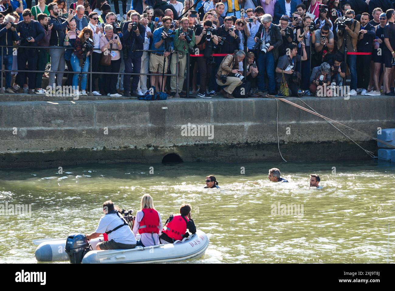 PARIS, July 17, 2024 (Xinhua) -- Mayor of Paris Anne Hidalgo and Tony ...