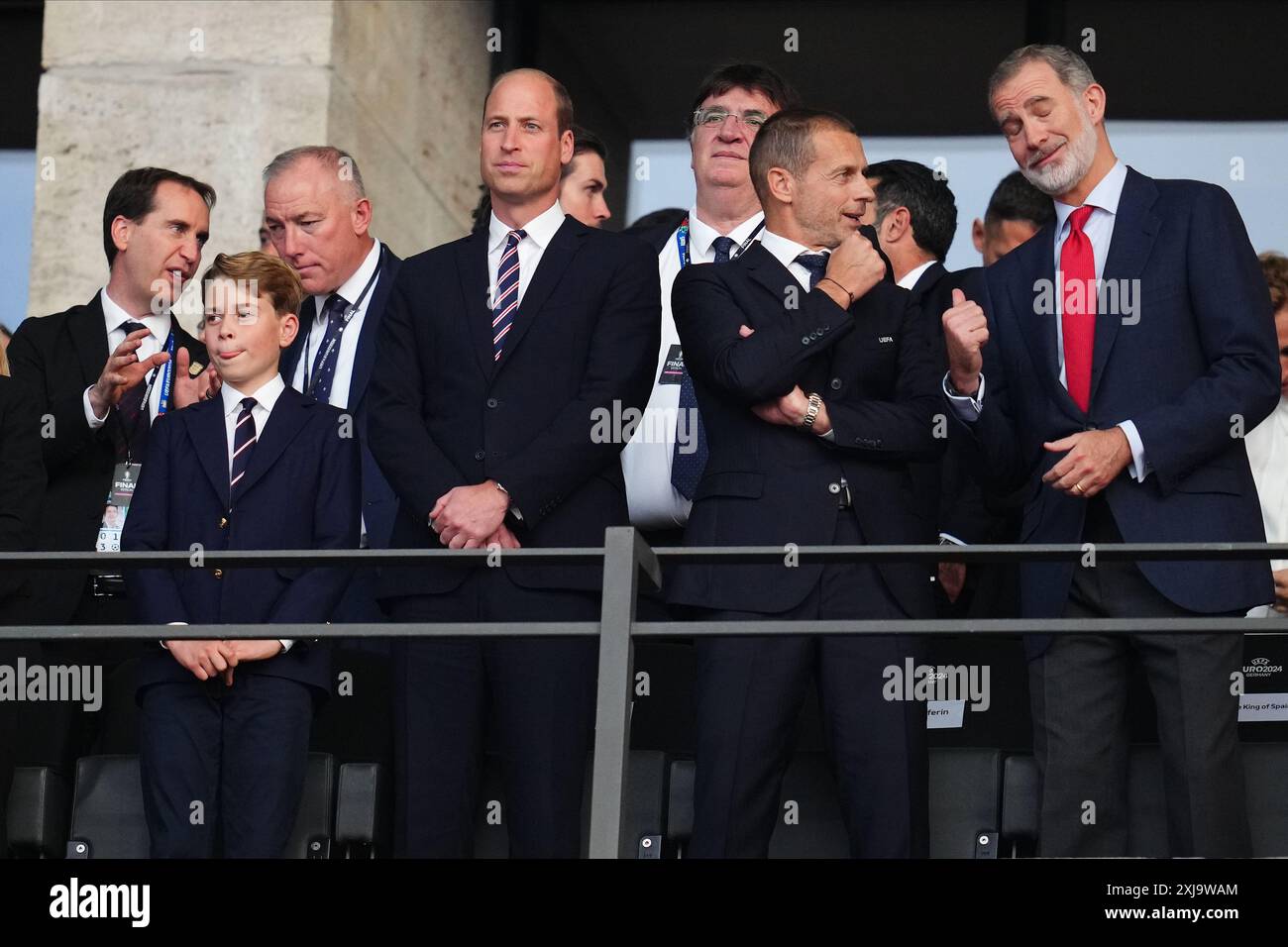 The England prince Guiilermo with his son the prince Jorge during the ...