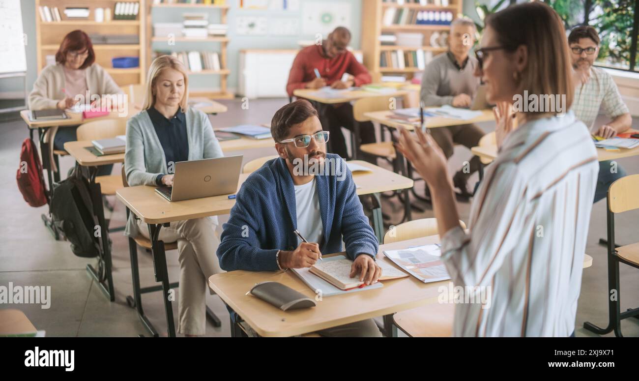 Adult classroom diverse age hi-res stock photography and images - Alamy