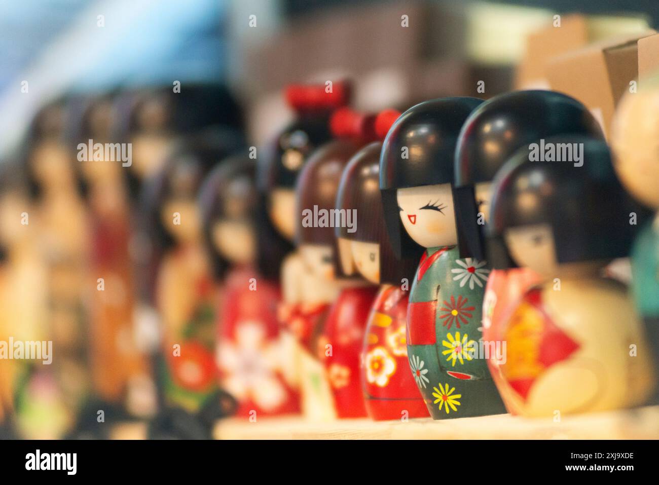 Kokeshi dolls painting hi-res stock photography and images - Alamy