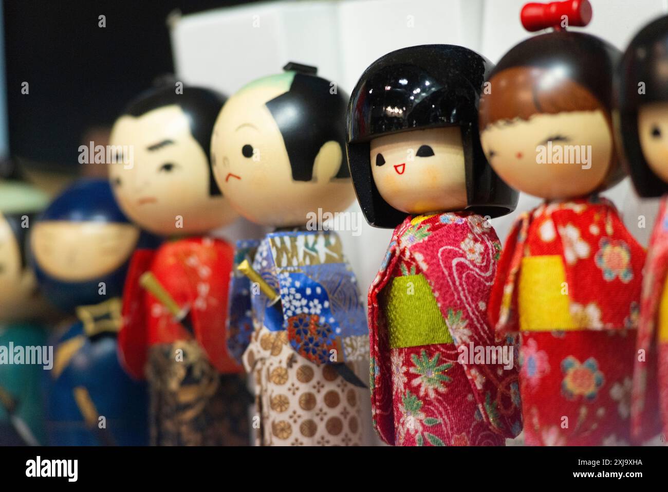 Kokeshi dolls painting hi-res stock photography and images - Alamy