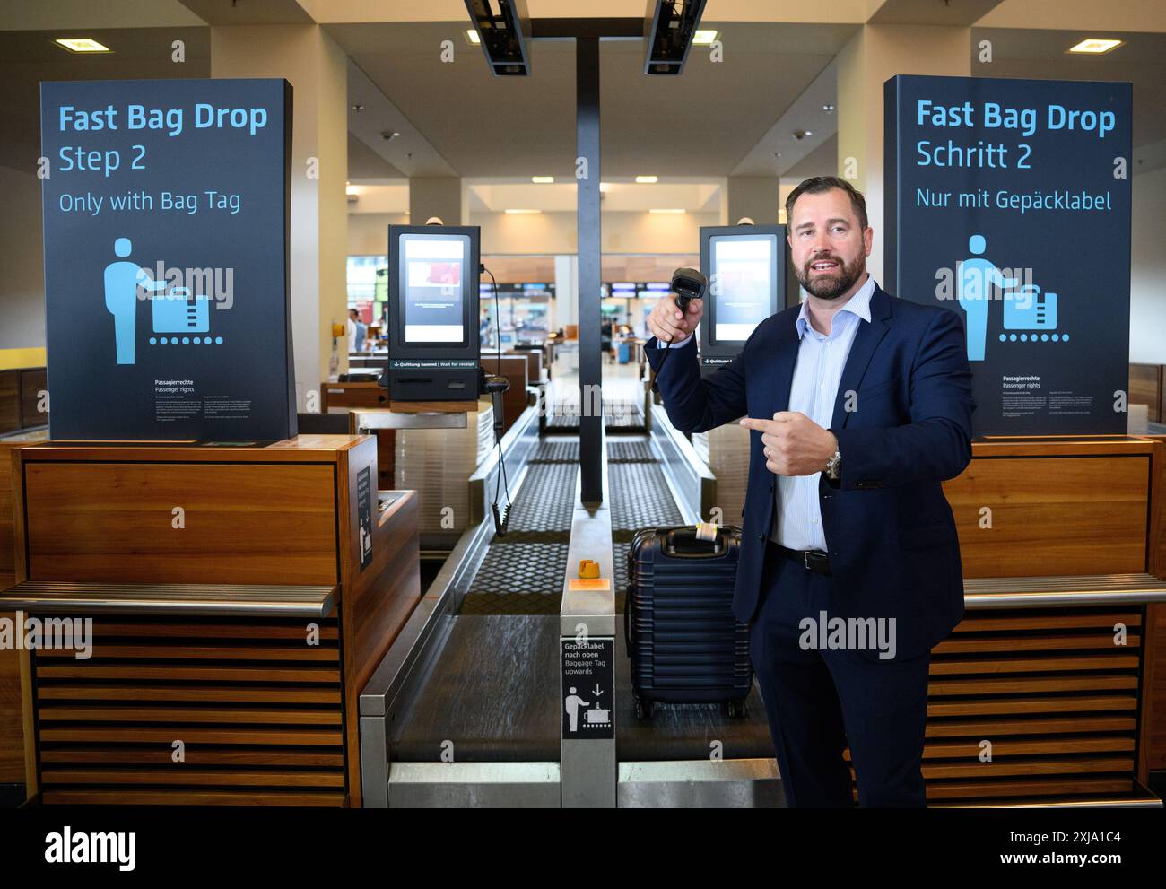 Systemation hi-res stock photography and images - Alamy