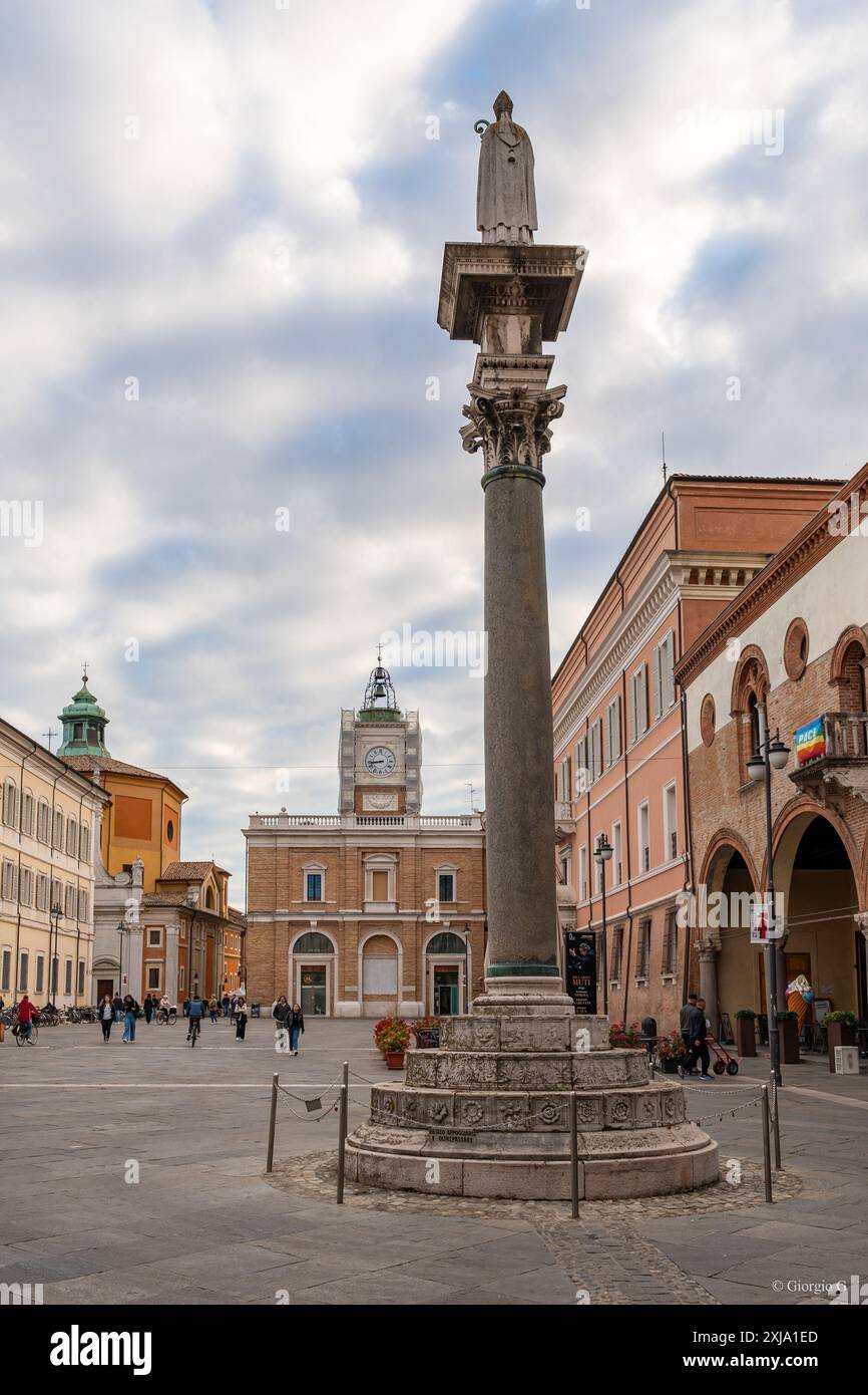Historic square in the italian city of Ravenna Stock Photo - Alamy