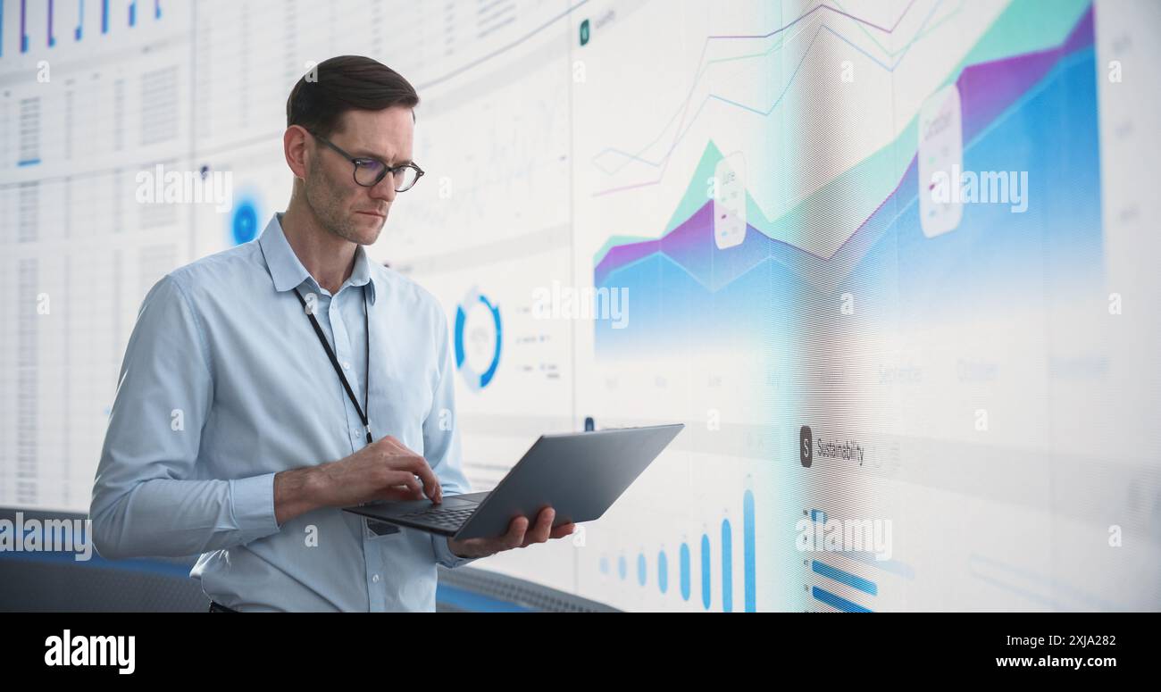 Digital business strategies hi-res stock photography and images - Alamy