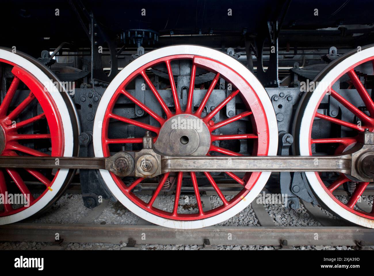 Close up of train wheels hi-res stock photography and images - Alamy