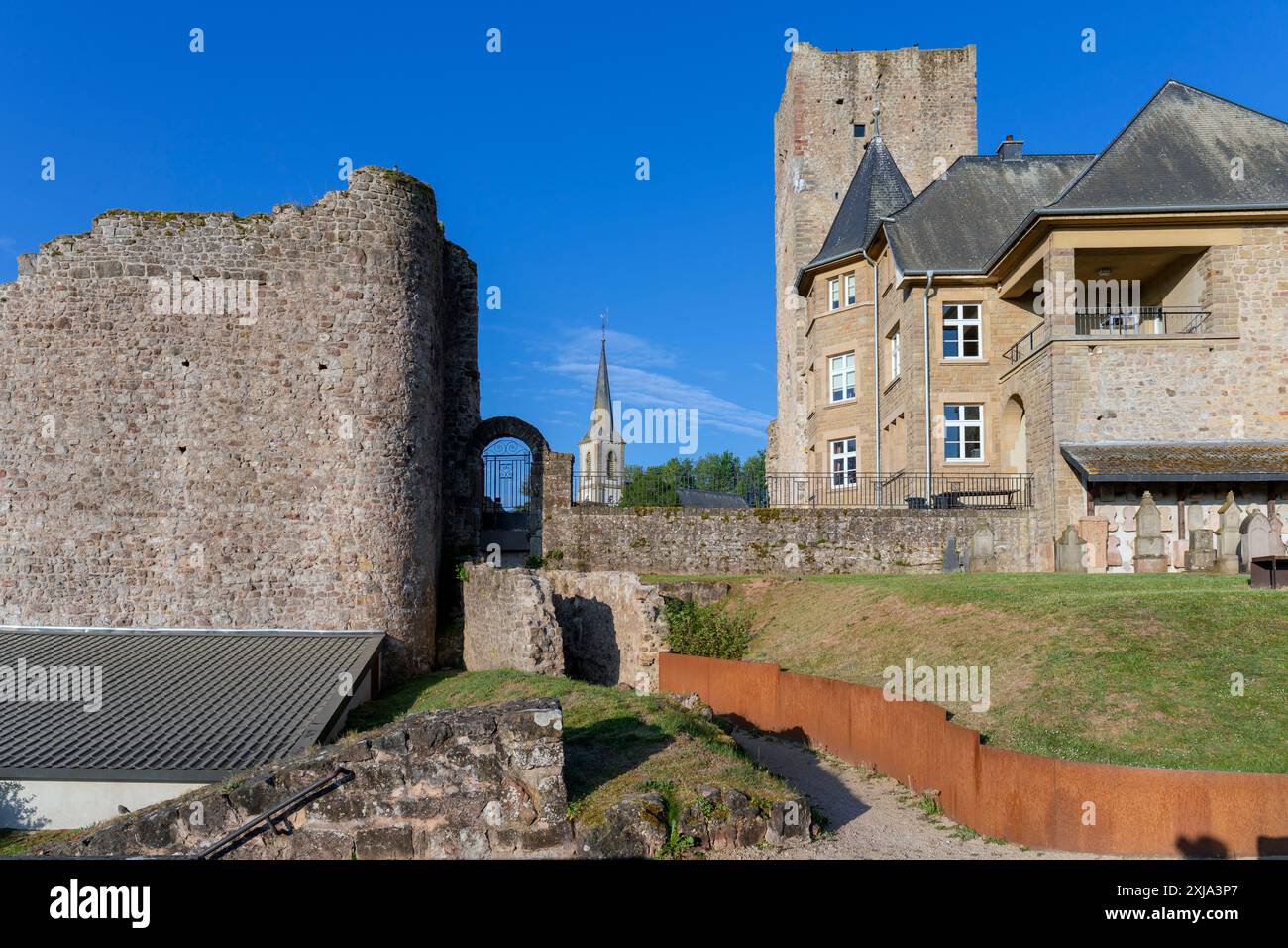Luxembourg castle chateau church hi-res stock photography and images ...
