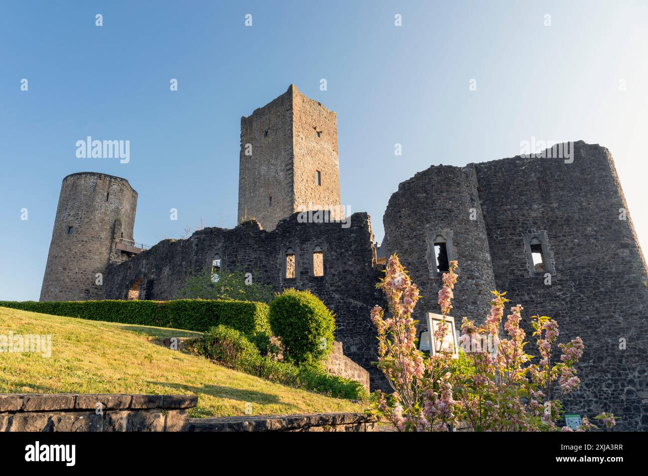 Luxembourg ruins medieval castle hi-res stock photography and images ...