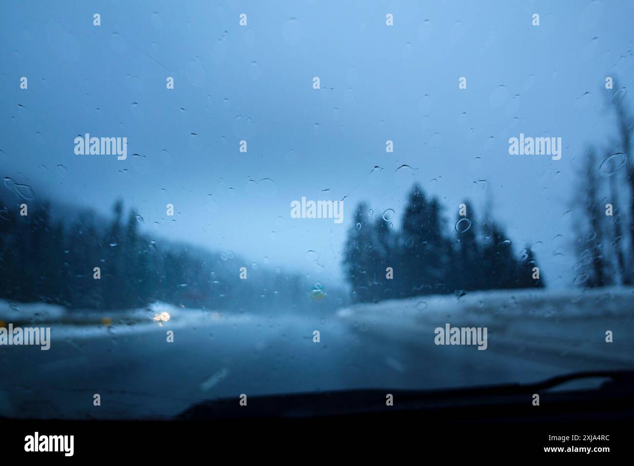 Driving on the rain and snow, Interstate 90, Snoqualmie Pass Stock ...