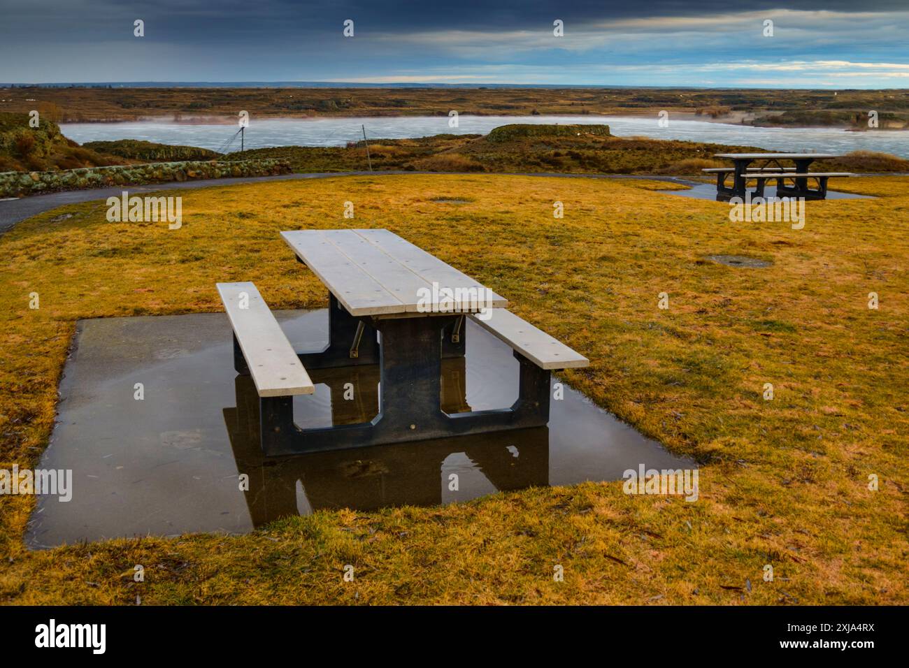 Interstate 90 Highway rest stop and picnic tables at Sprague ...