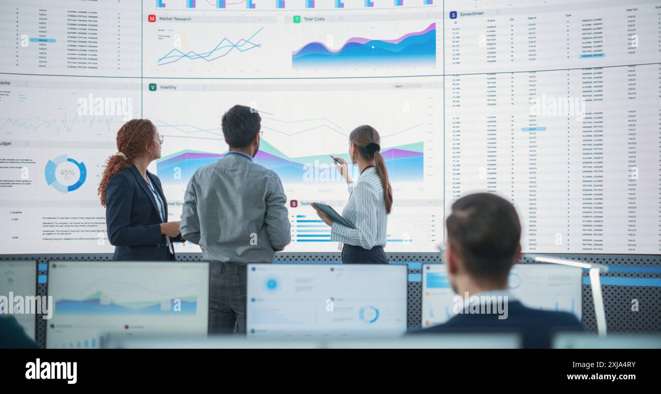 Man working office backview hi-res stock photography and images - Alamy