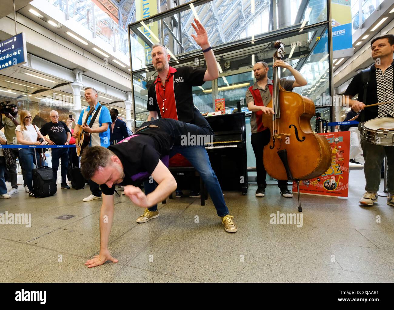 Taskmaster tv hi-res stock photography and images - Alamy