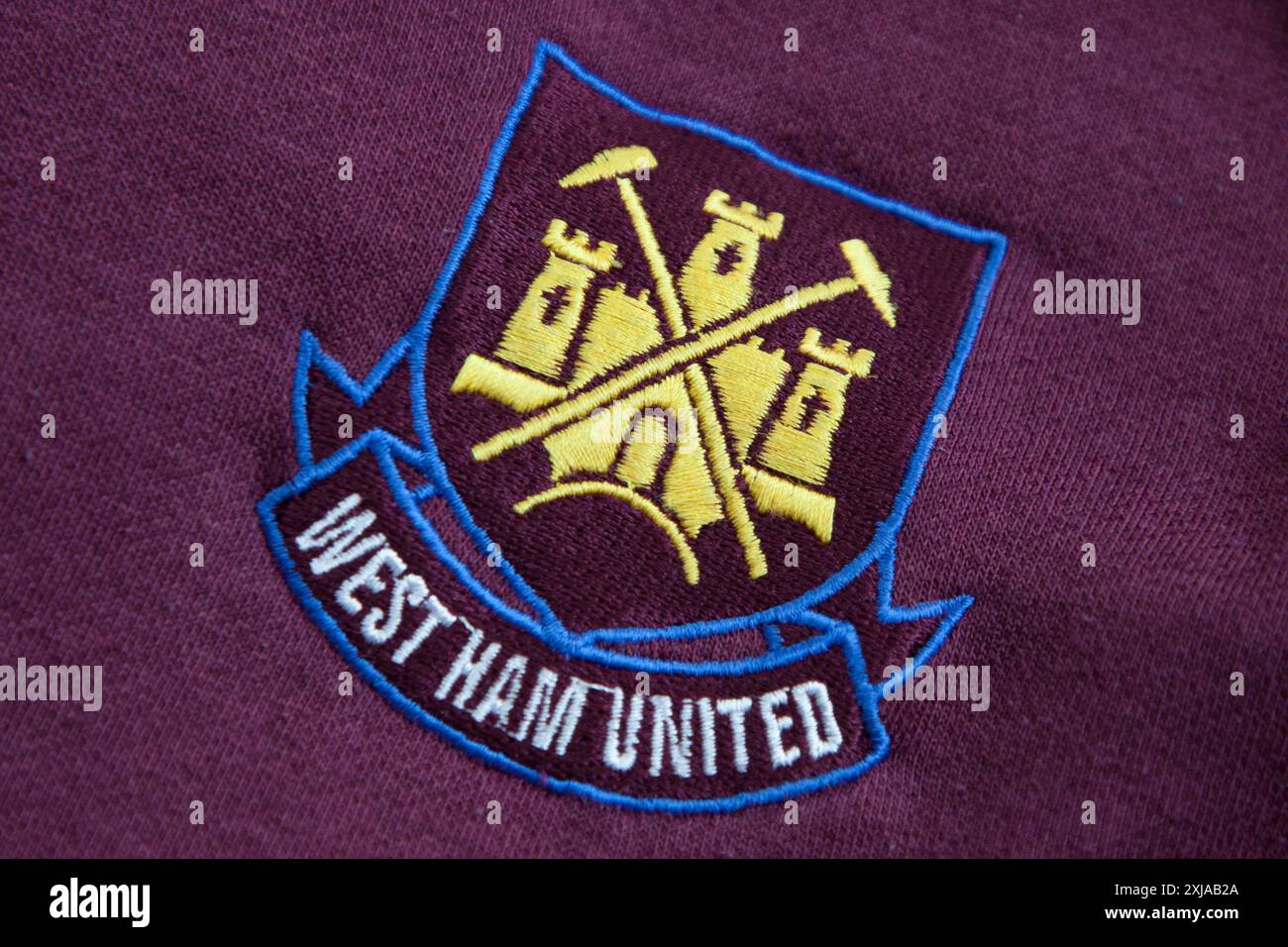 West ham united badge hi-res stock photography and images - Alamy