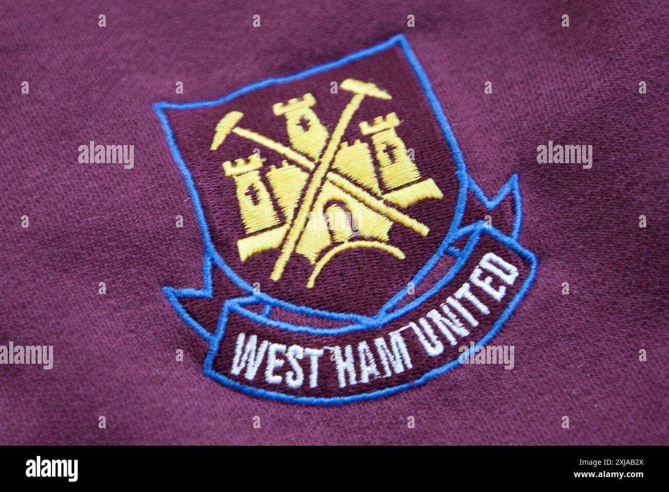 West ham united badge hi-res stock photography and images - Alamy