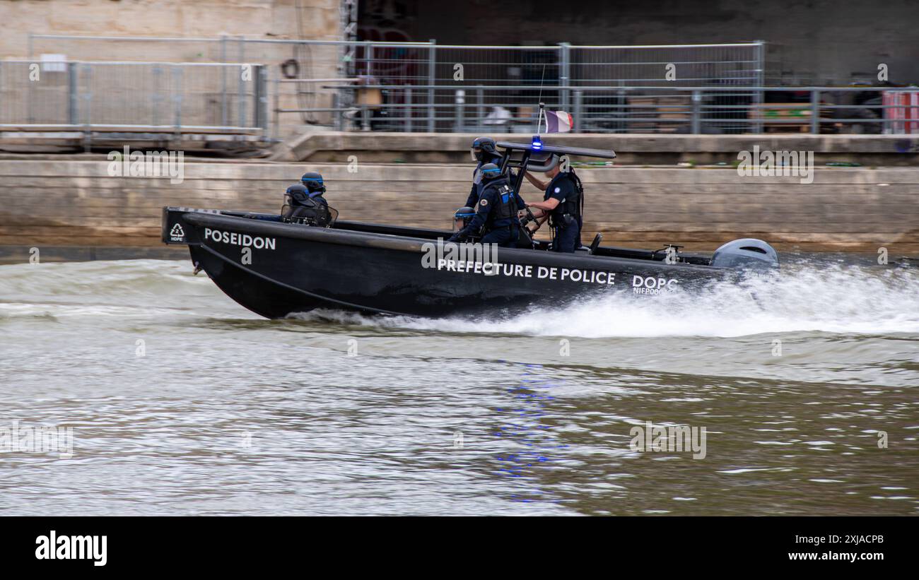 Fast boat of the French national police (river brigade of the Paris ...