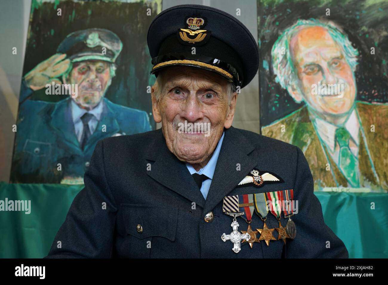 The last known Battle of Britain pilot, Group Captain John 'Paddy ...